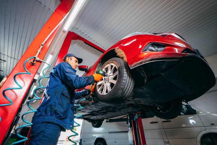 Situational Awareness: Auto Mechanic Training And Shop
